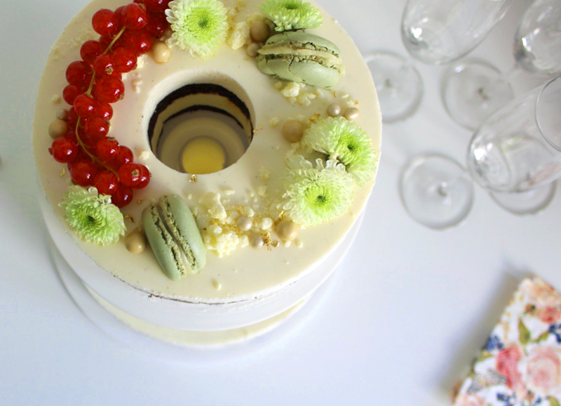 Eventyrlig bryllupskage med Råstoff Salty Caramel og Verdi ...